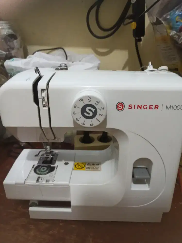 Mesin jahit porteble singer M1005 - Elektronik Rumah Tangga - 914059149