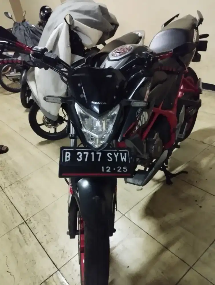 Jual cepat CB 150R STREETFIRE - Motor Bekas - 913777049 Jual cepat CB 150R STREETFIRE - Motor Bekas - 913777049