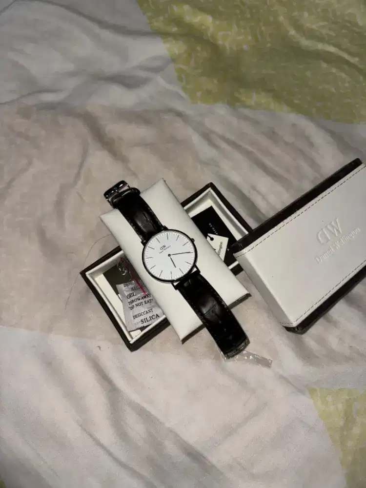 Jam Tangan Daniel Wellington DW Kulit Baru Original - Jam Tangan ...