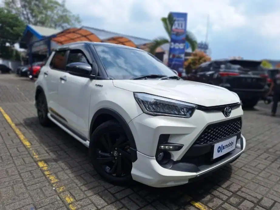 TOYOTA RAIZE 1.0 GR SPORT TSS TWO TONE BENSIN AT 2021 - Mobil Bekas ...
