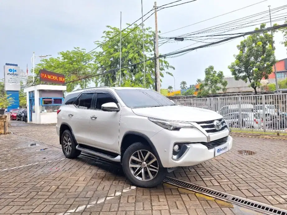 [OLX Mobbi] Toyota Fortuner Putih 2.4 4x2 VRZ Solar-AT 2019 SAQ - Mobil ...