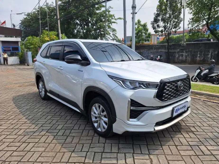 Low KM Toyota Kijang Innova 2.0 Zenix V HV CVT Modellista Hybrid-AT 20 ...