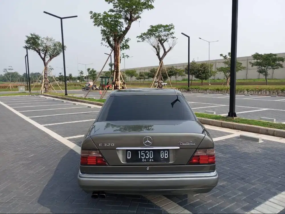 Mercedes W124 E220 (Upgrade Masterpiece) - Mobil Bekas - 914170405