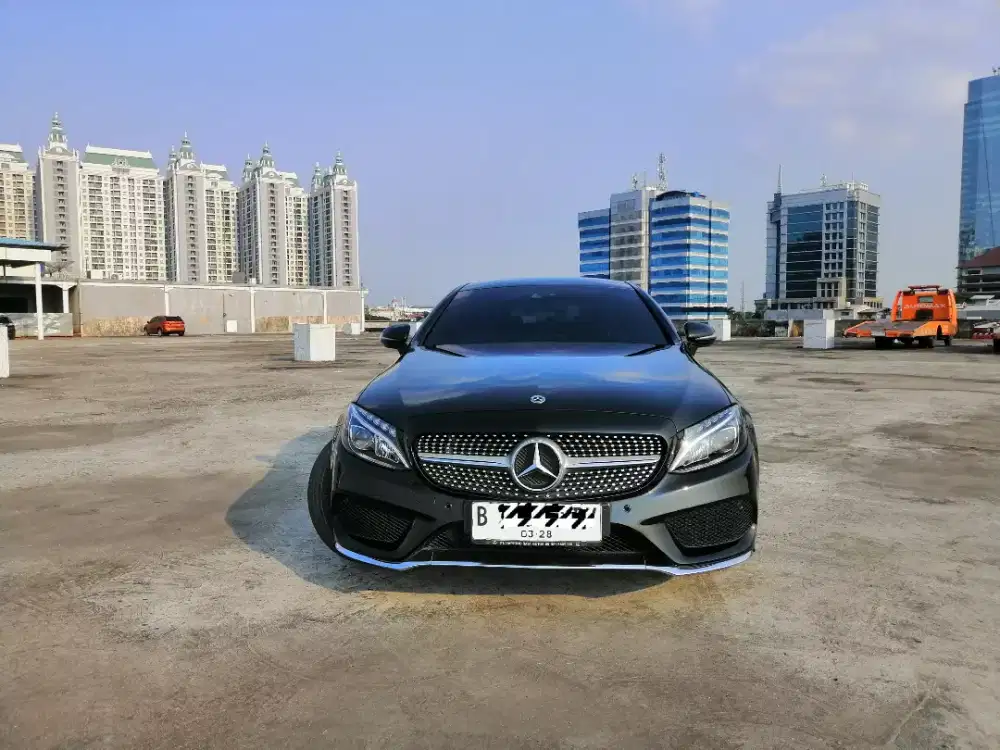 Mercy C300 coupe 2017 low km Istimewa - Mobil Bekas - 895705995
