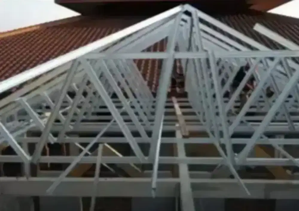 Jasa pemborong rangka atap baja ringan - Jasa - 912981239