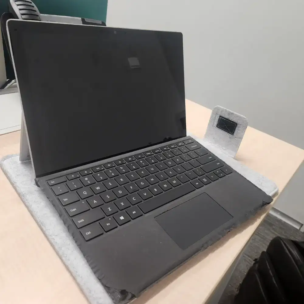 Microsoft Surface Pro 5 i7 256gb ssd - Komputer - 891264767
