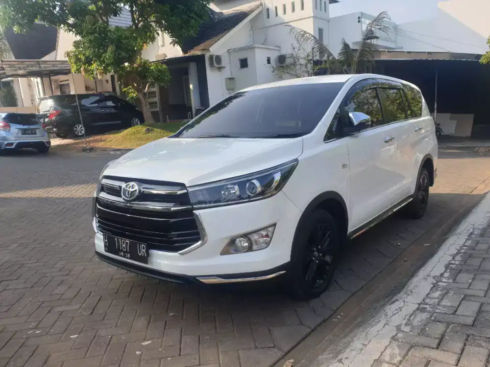 INNOVA Venturer 2018 2.0 AT /Automatic - Mobil Bekas - 907208287