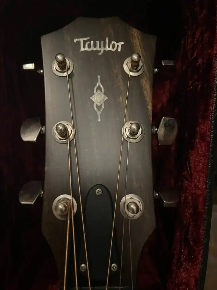 Gitar Taylor - Jual Alat-alat Musik Terlengkap di Indonesia - OLX.co.id