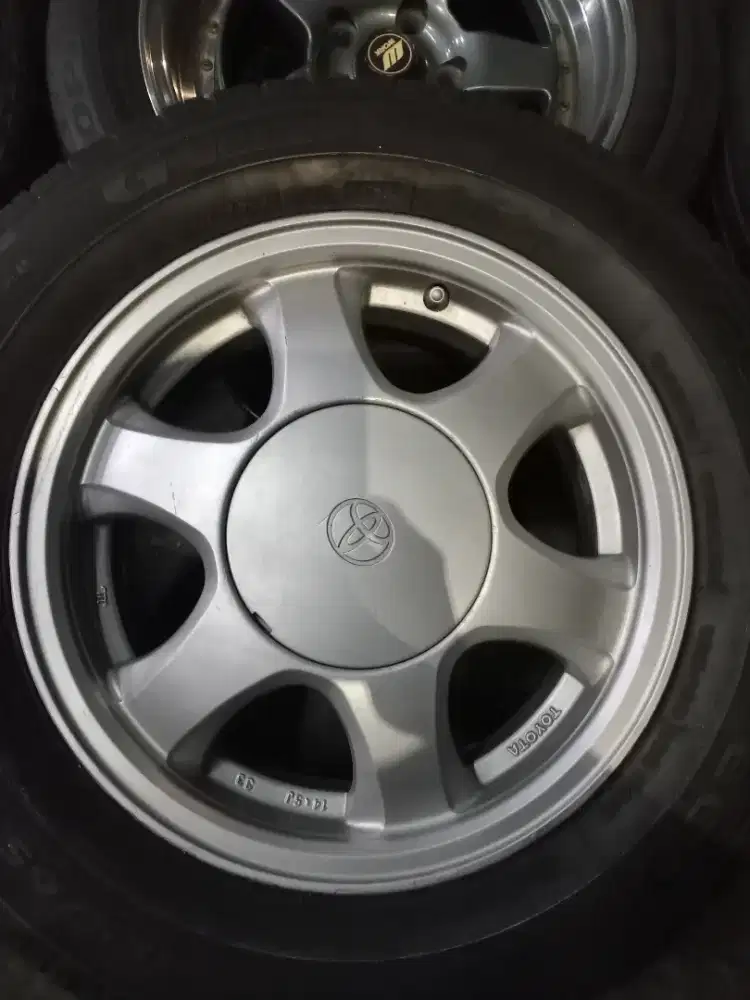 Velg Oem Starlet di Indonesia - OLX Murah Dengan Harga Terbaik - OLX.co.id