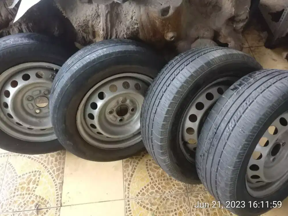 Velg Kaleng Dan Ban - Mobil Murah Dengan Harga Terbaik - OLX.co.id