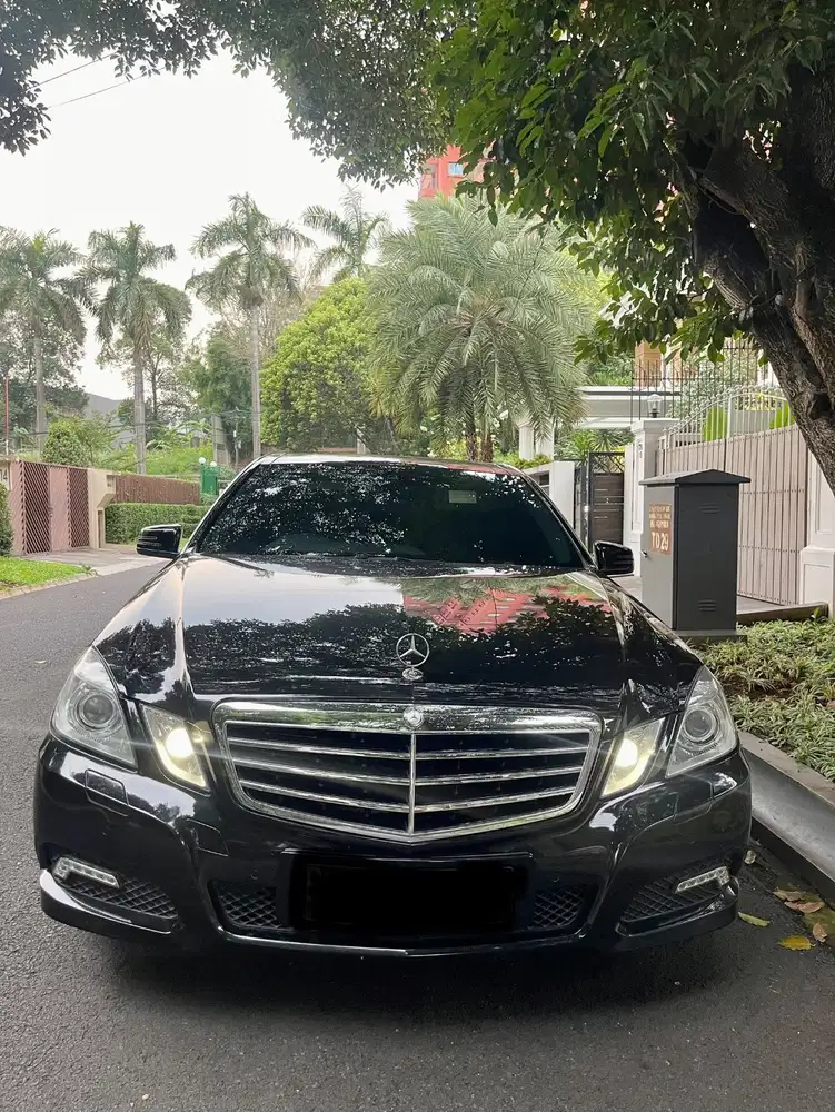 Mercedes E 300 - Mobil Murah Dengan Harga Terbaik - OLX.co.id