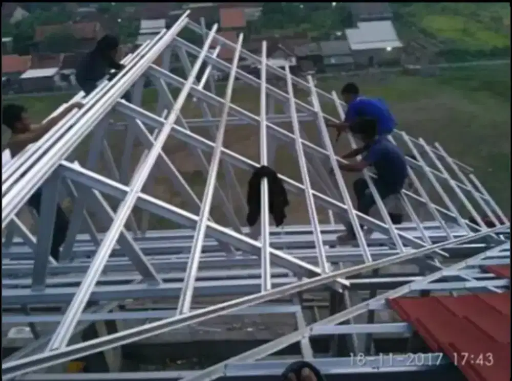 BERKAH RENOVASI ATAP BAJA RINGAN 38 - Konstruksi dan Taman - 905172149