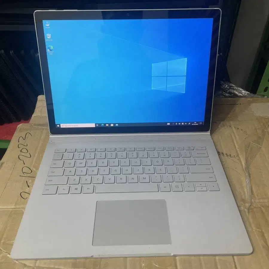 Surface Book 2 di Indonesia - OLX Murah Dengan Harga Terbaik - OLX.co.id