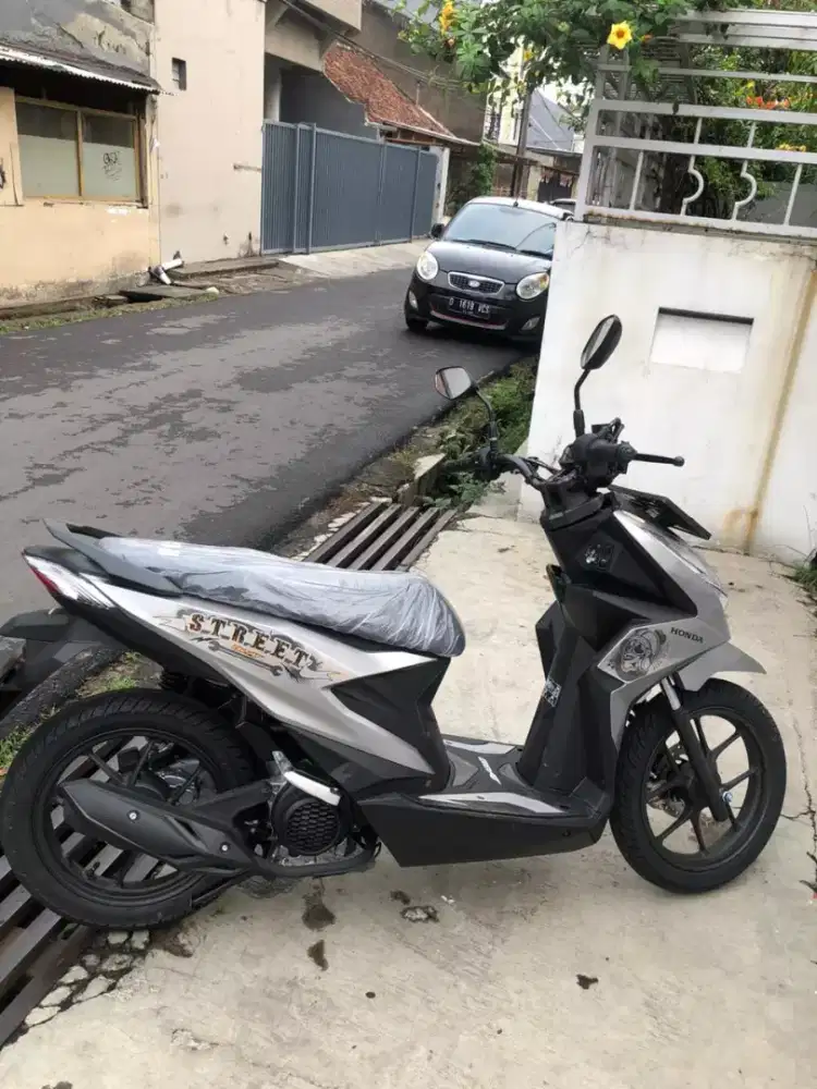 Honda Beat Street Silver tahun 2023 kondisi BARU KM MASIH 11KM - Motor ...