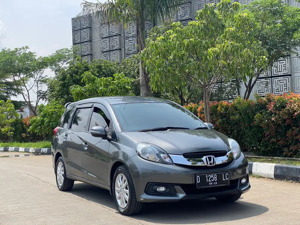 Honda Mobilio e 2015 matic Dp 13 jt - Mobil Bekas - 913639380