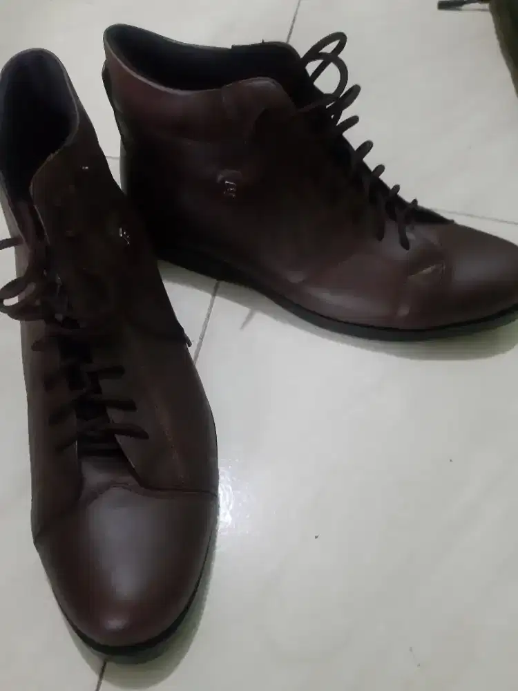 Sepatu Bally di Jawa Barat - OLX Murah Dengan Harga Terbaik - OLX.co.id