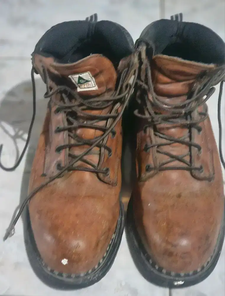 Safety Red Wing di Indonesia - OLX Murah Dengan Harga Terbaik - OLX.co.id