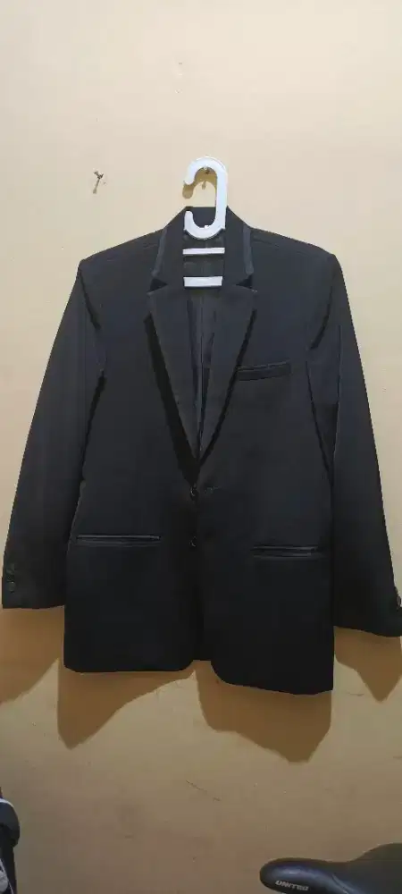 Jas Pria Warna Hitam di Indonesia - OLX Murah Dengan Harga Terbaik ...