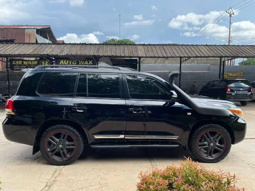 Toyota Land Cruiser V8 2012 - Mobil Murah Dengan Harga Terbaik - OLX.co.id