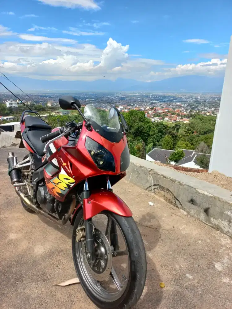 HONDA CBR OLD 2005 - Motor Bekas - 891822035