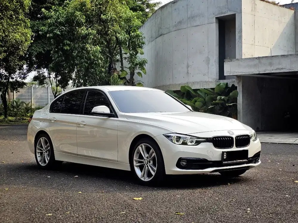 BMW 320i 2019 F30 Sport Shadow / Full Spec / Full Original - Mobil ...