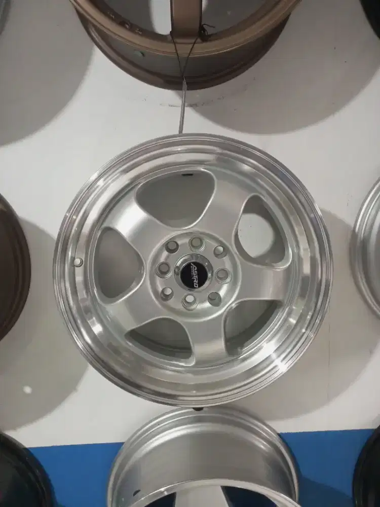 Velg R16 di Panyileukan - OLX Murah Dengan Harga Terbaik - OLX.co.id