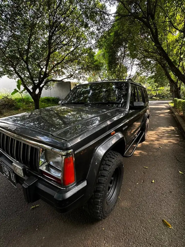 Jeep Cherokee - Mobil Murah Dengan Harga Terbaik - OLX.co.id