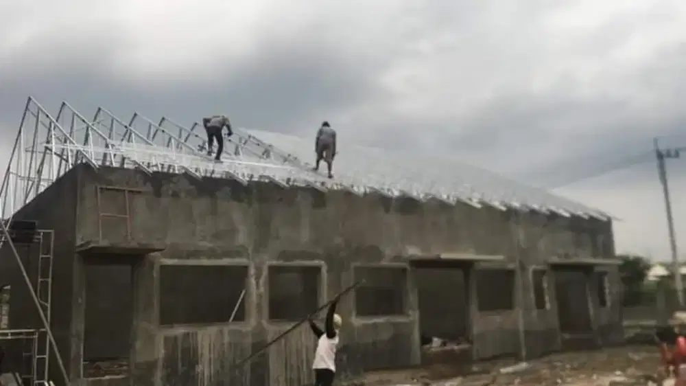 atap baja ringan - Konstruksi dan Taman - 898295312