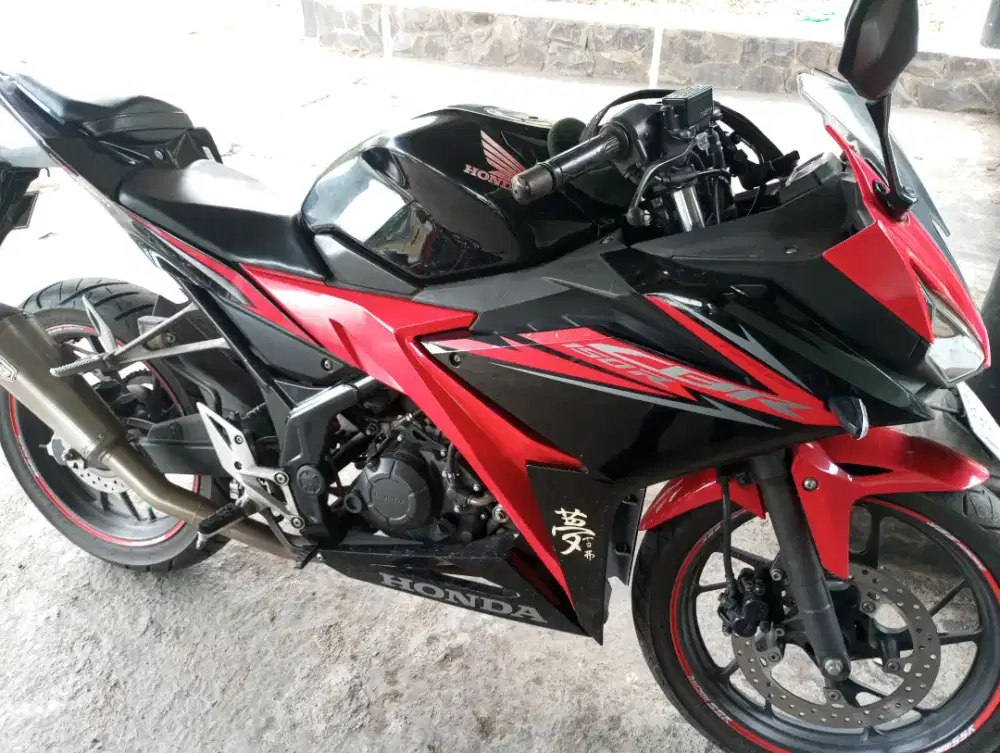 Dijual cepat motor cbr 150 r - Motor Bekas - 912746065