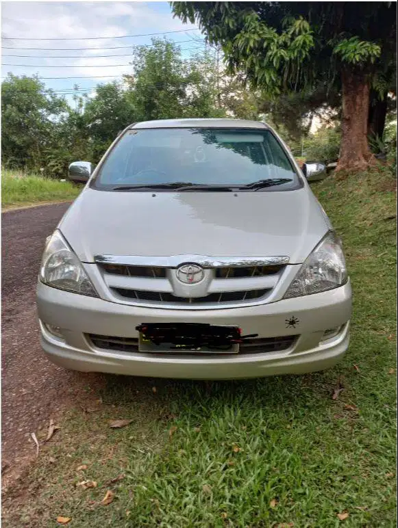 Toyota Innova 2.0E Silver 2004 Istimewa - Mobil Bekas - 879543447