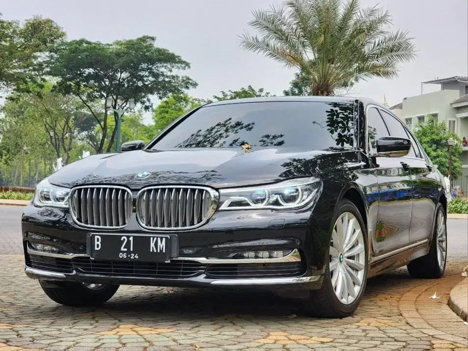 KM.24.283 NOT MILES!! BMW 740Li PURE EXCELLENCE 2019 NIK 2018 HITAM ...