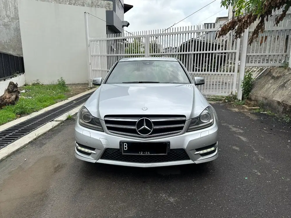 Mercedes W204 di Bekasi Kota - OLX Murah Dengan Harga Terbaik - OLX.co.id