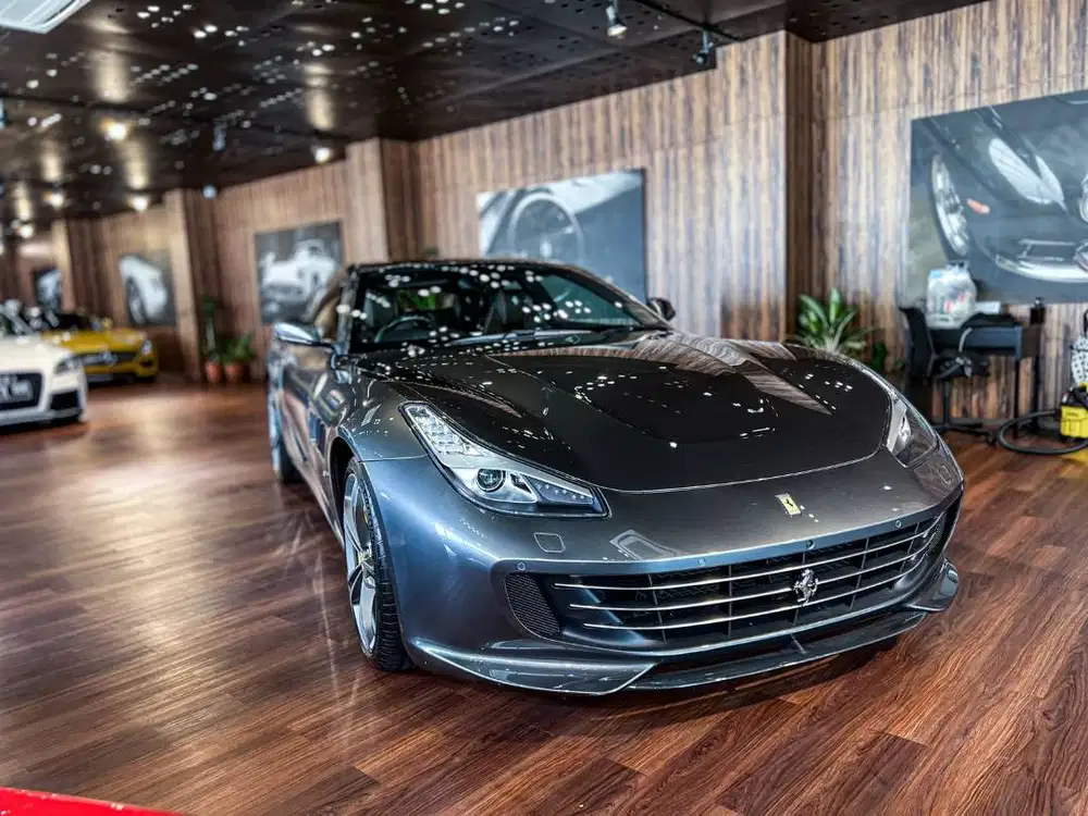 Ferrari GTC4 Lusso 2019 Grigio Silverstone - Mobil Bekas - 914279281