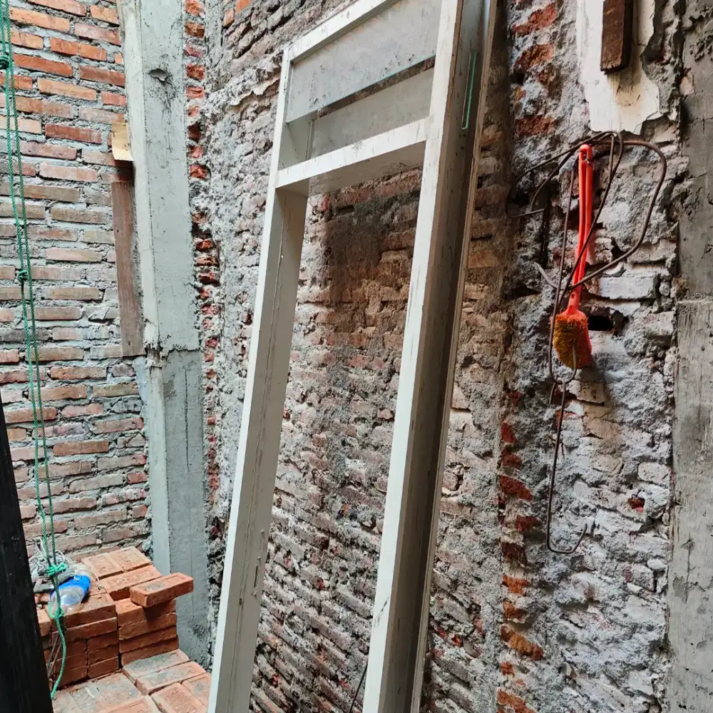 kusen aluminium Bekas putih ada Boven - Dekorasi Rumah - 914016884