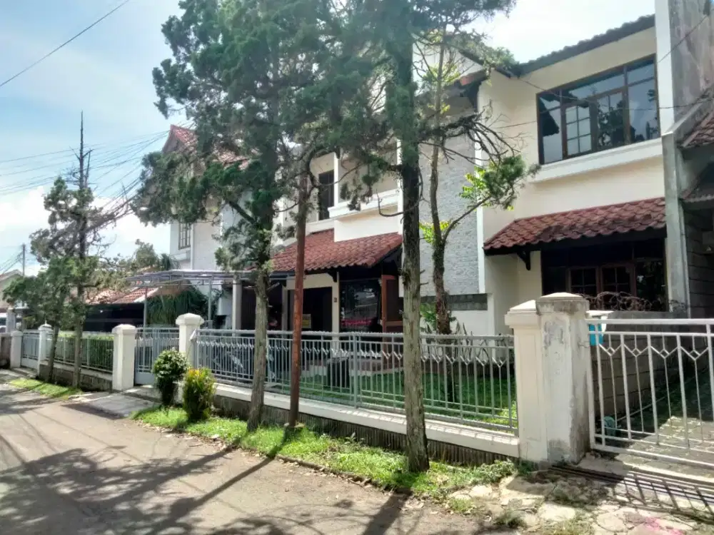 DISEWAKAN RUMAH FURNISHED, DEKET PVJ MALL. NEGO - Disewakan: Rumah ...