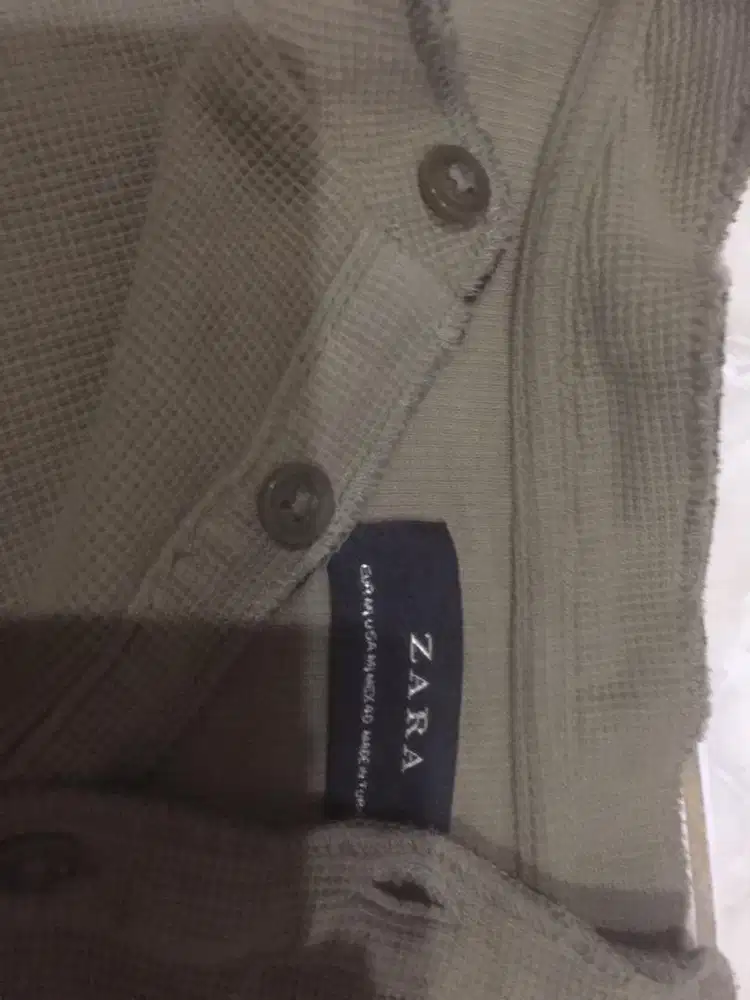 Kaos Zara di Indonesia - OLX Murah Dengan Harga Terbaik - OLX.co.id