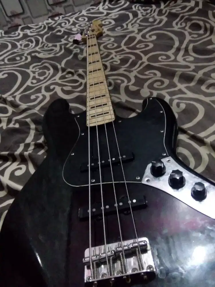 Fender Jazz Bass Custom - Alat-alat Musik - 913789080