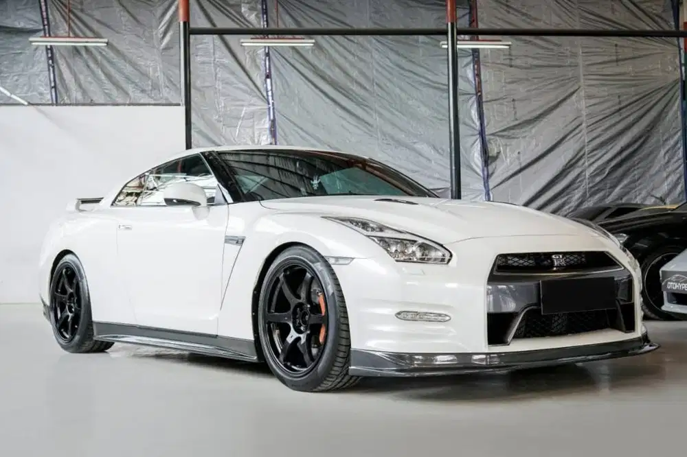 Nissan Gtr - Mobil Murah Dengan Harga Terbaik - OLX.co.id