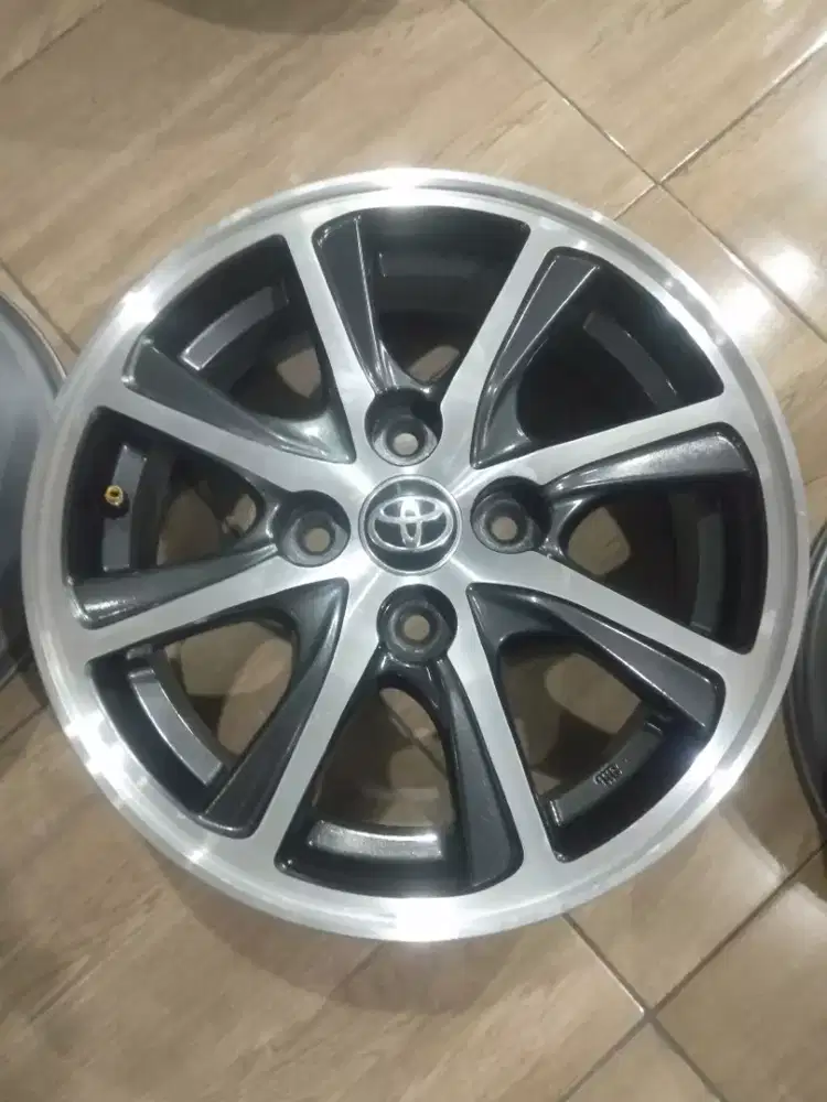 Velg oem sigra / calya R14 pcd 4x100 ada 1bj sj - Velg dan Ban - 850675650